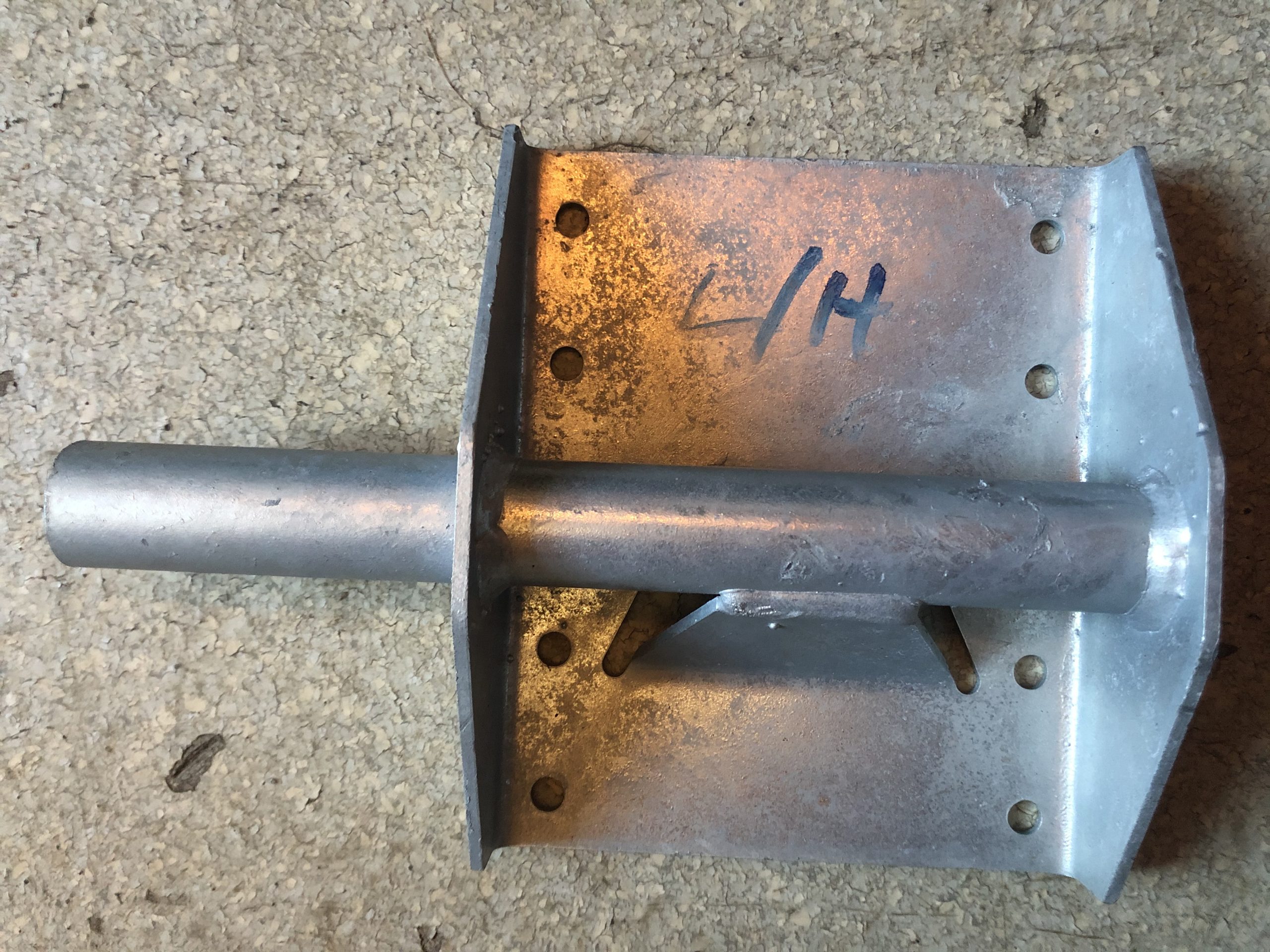 Ifor Williams TA5G/TA510G Livestock Ramp Hinge Pivot Left Hand Partcode ...